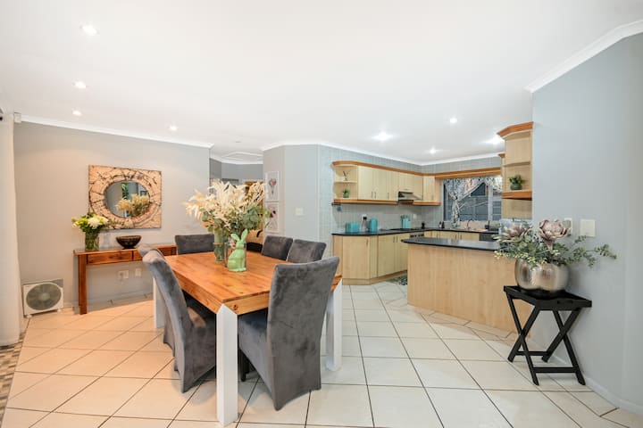 Private Pet-friendly Home With Large Garden - Western Cape