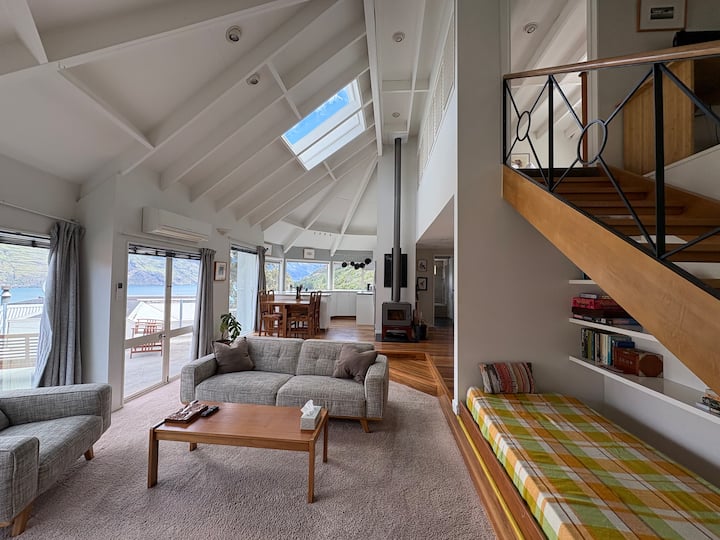 Cozy Mid-century Queenstown Escape - Queenstown