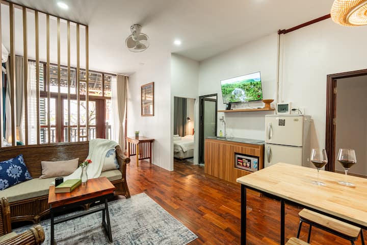 Cozy Apt 2 Br/ Central/ Netflix / Washer/ Elevator - Vientiane