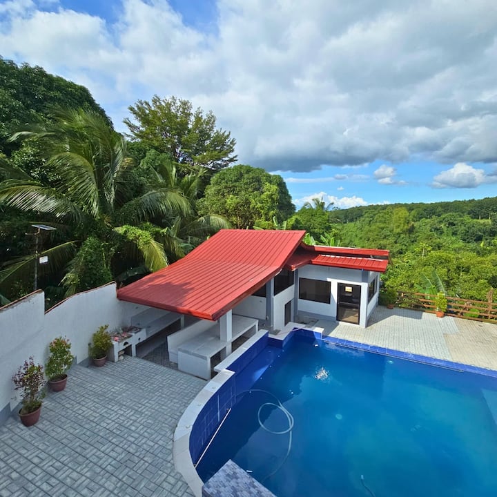 5br Villa W/ Pool, Jacuzzi & View Deck - Biñan