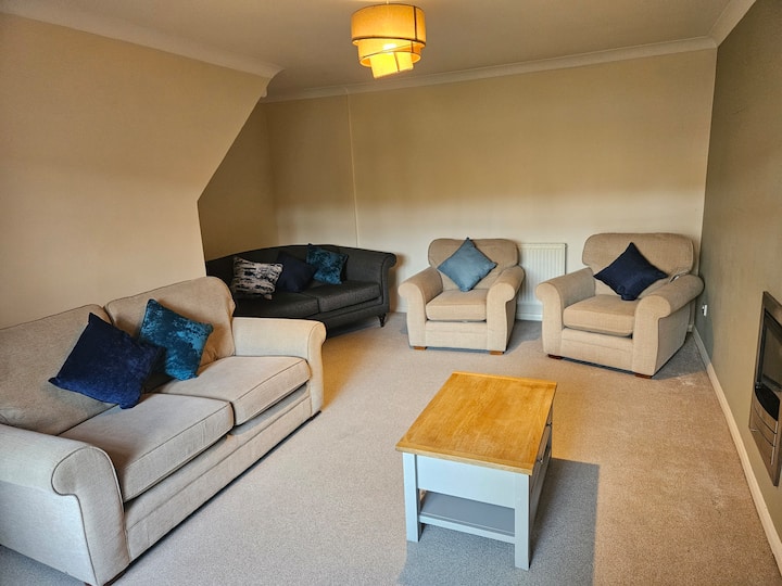 Spacious Detached 4 Bed 3 Bath House Brentwood - Brentwood