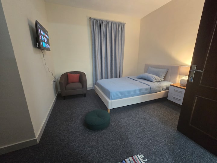 Spacious Clean Room W/ Attached Bath & Balcony - Abu Dhabi