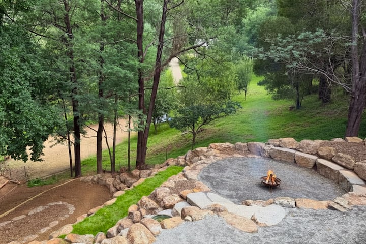Warburton Hilltop · Mountain Views & Firepit - Warburton