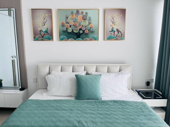 Two Bedroom Lake, City, Sea, Harbour, Lotus Tower - Colombo