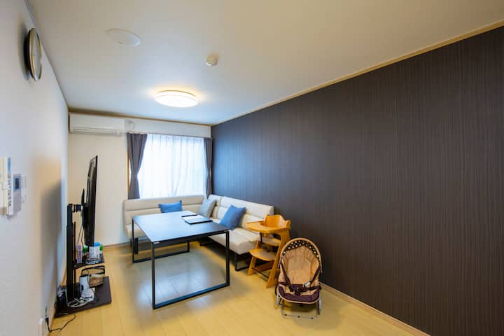 観光通り沿い75㎡2Ldk6名定員貸切、ねぶた運行コースまで徒歩7分。敷地内駐車場、フルキッチン - Aomori