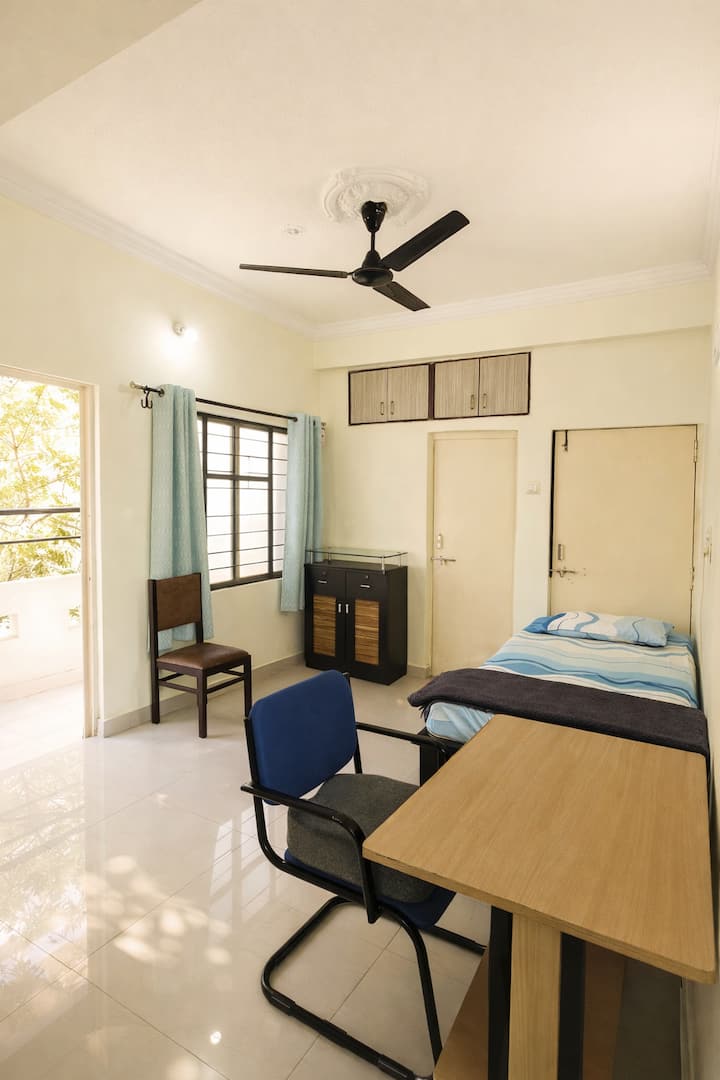 Comfortable Stay For One In G3 Gulmohar - Bhopal