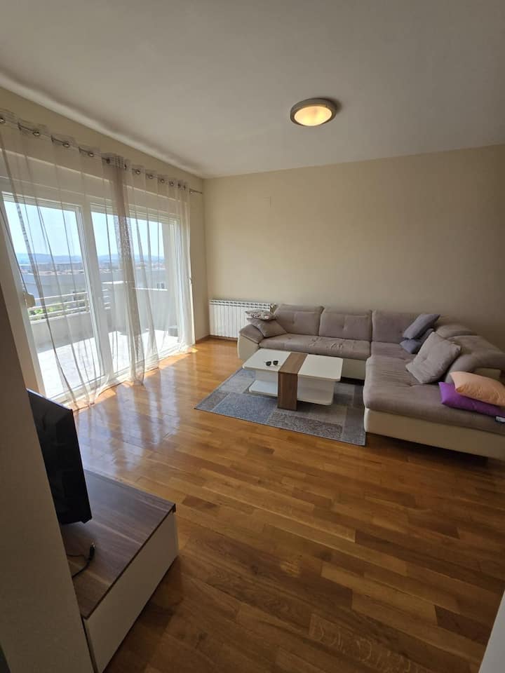 Spacious & Serene Apartment In Gevgelija - Kuzey Makedonya