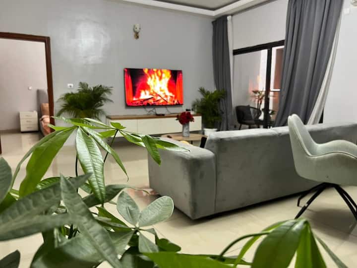 T4 Djibi – 3 Ch, 3 Sdb, 6 Pers, Proche Super U - Abidjan