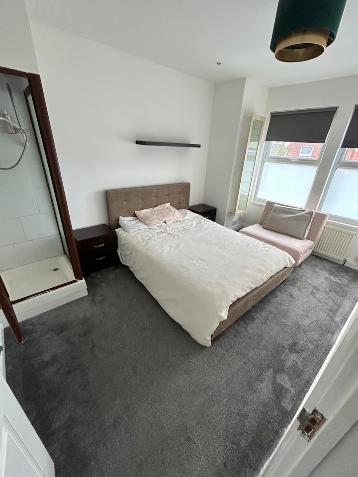 Comfortable & Convenient Room In Thornton Heath - Croydon, UK