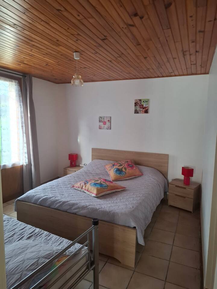 Chambre D'hôte Rez-de-chaussée 1-2-3 Personnes - Bort-les-Orgues