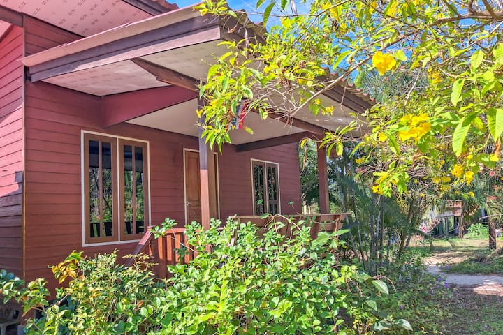 Ac Wood Cabin With Kitchen. Pool & Gym Access - Ko Yao Yai