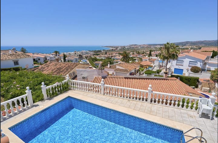 Cosy Holiday Home With View And Pool. - Vélez-Málaga