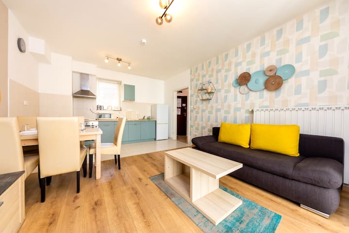Deluxe 2 Bedroom Family Apartment With Free Parkin - Budapest
