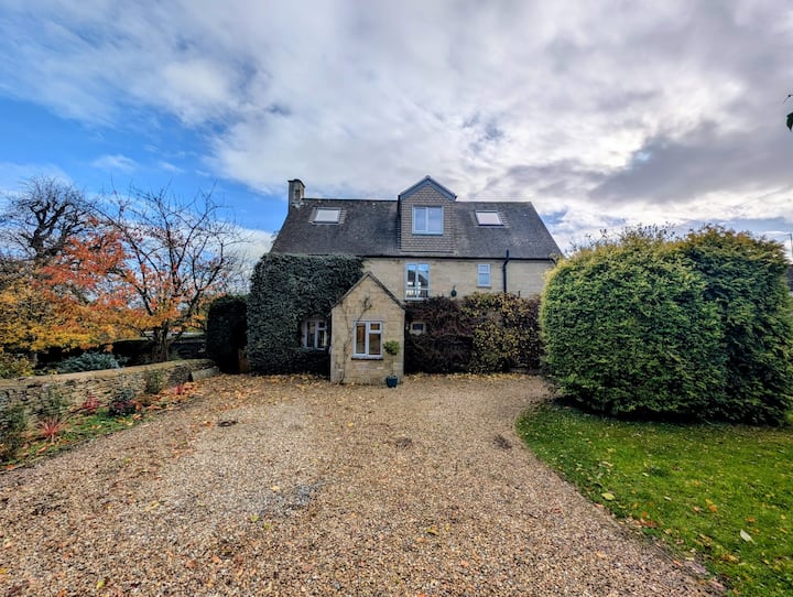 Detached 4 Bedroom Home, Central Stow With Parking - Bourton-on-the-Water