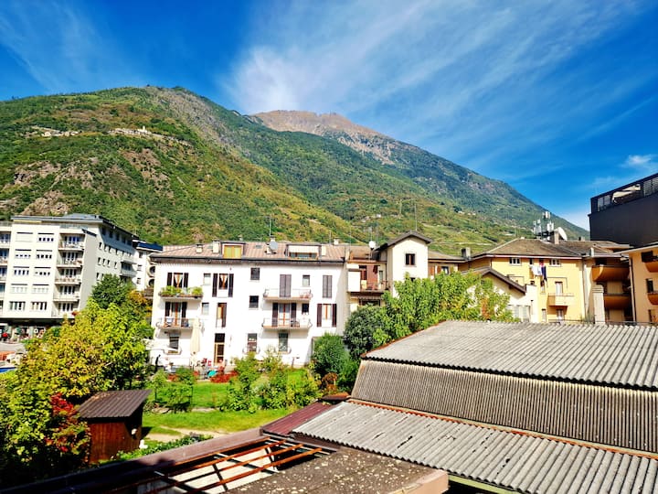 Appartamento Con Ampia Terrazza - Vista Montagne - Tirano