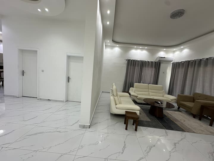 Entire Three Bedroom Apartment, Richview Luxury - Sierra Leone
