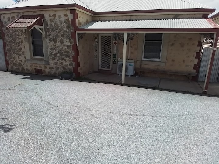 Sunflower Cottage - Fun Short Walk To Every Where! - Murray Bridge