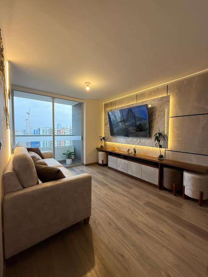 Moderno Departamento En Santa Beatriz - 3br - Pérou