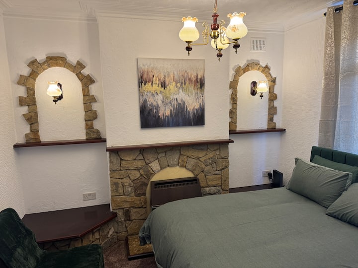 Modern 3bed Doncaster Home With Vintage Charm - Doncaster