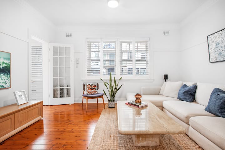 Homely 2-bed Beachside Unit In Heart Of Manly - Manly