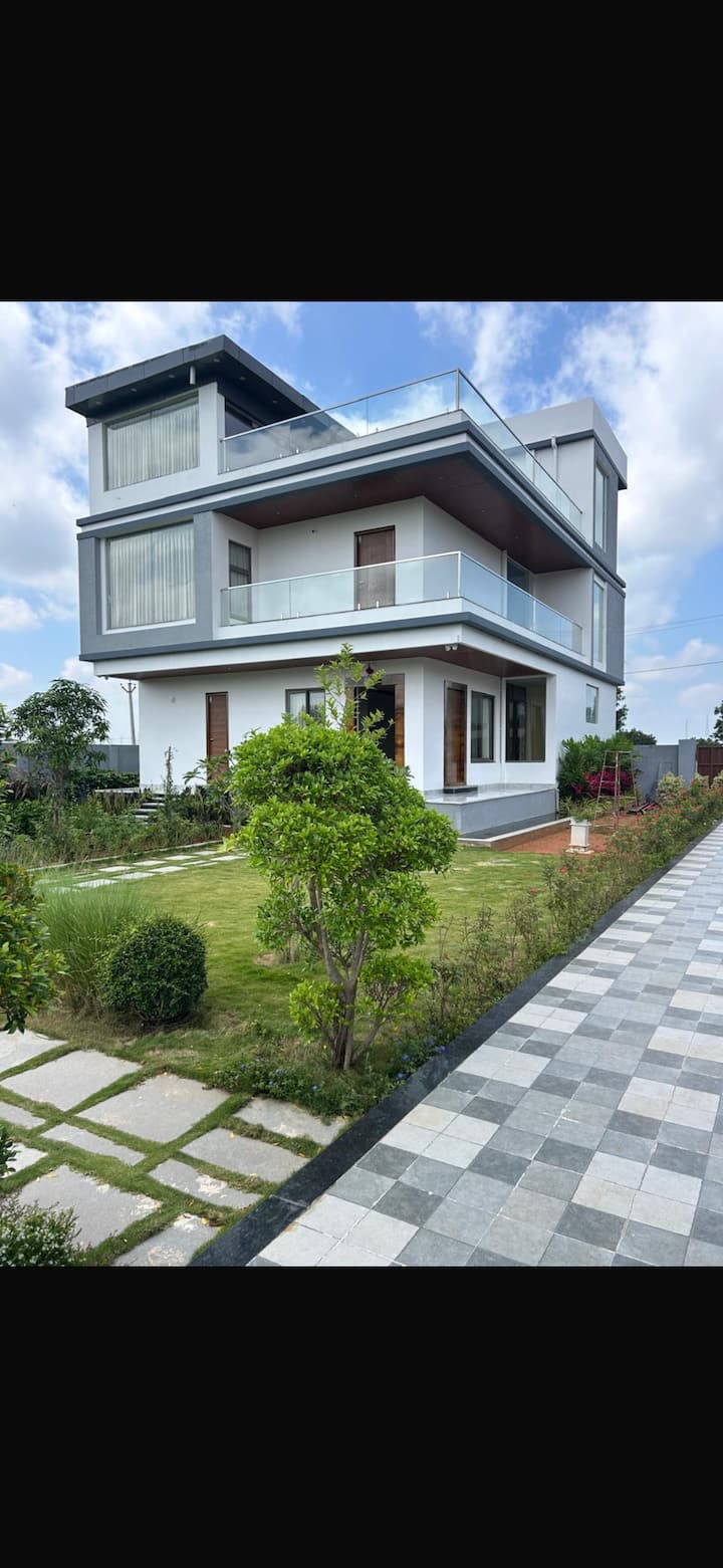 Nyra Luxuria - Where Nature Feels Like Home. - Hyderabad