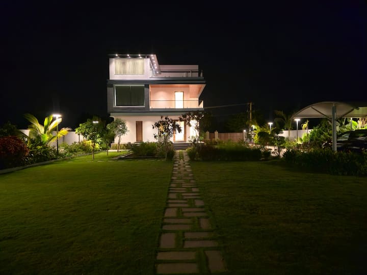 Nyra Luxuria - Where Nature Feels Like Home. - Hyderabad