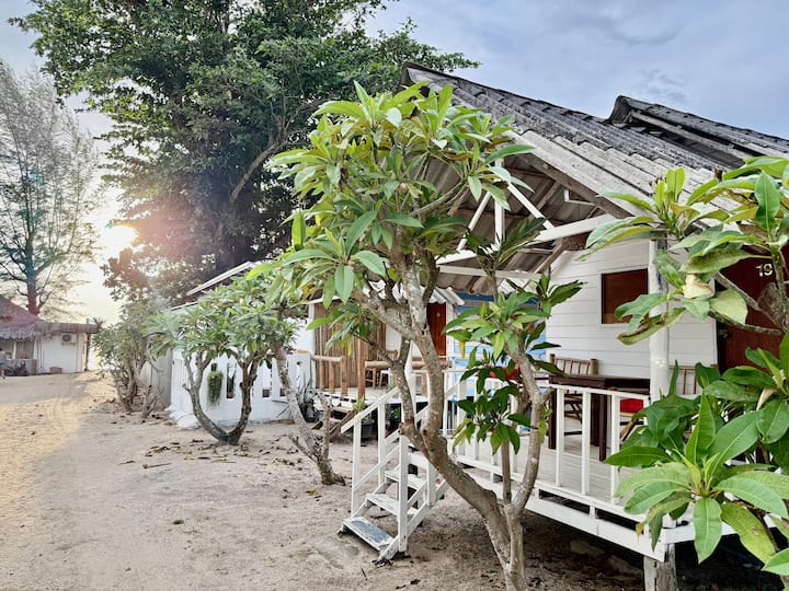 Original Beach Hostel Bungalow 16 - Krabi