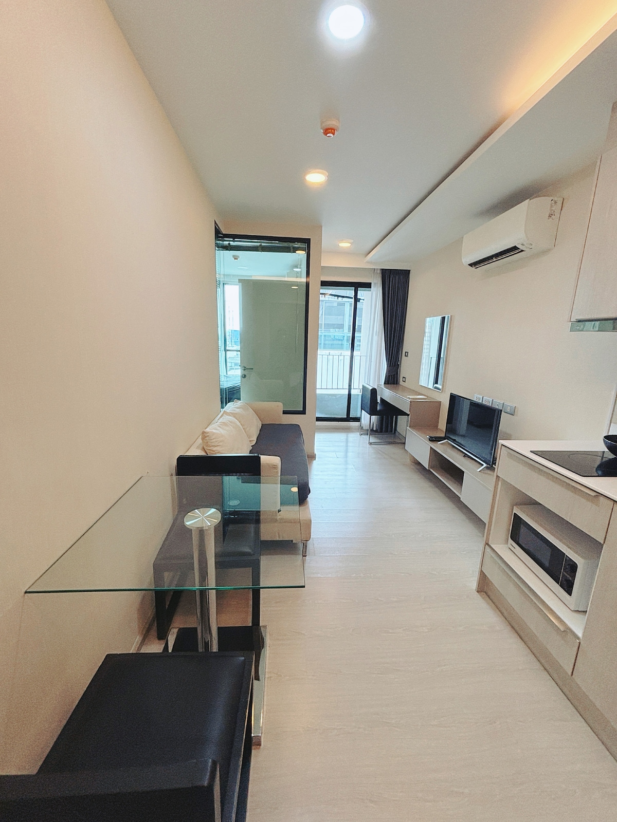 Sukhumvit 36 BTS Tonglor 900m Free Gym & Pool - Airbnb