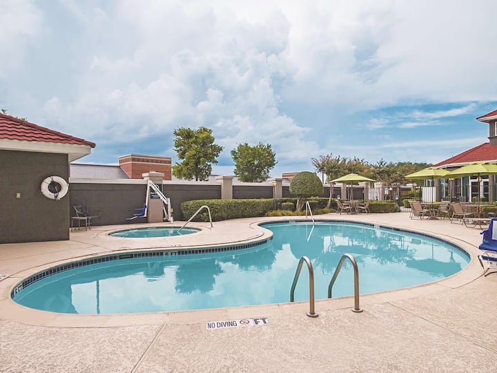 La Quinta Fw City View| 2 Dbl Beds| Free Parking - Fort Worth, TX