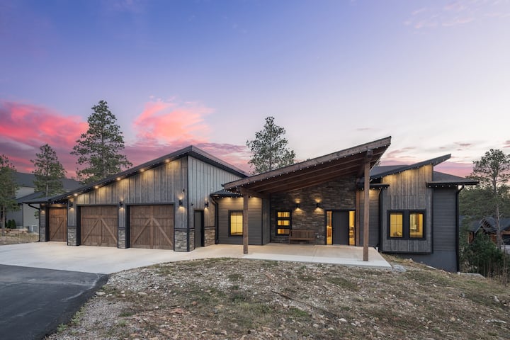 Sleeps 14, Hot Tub, Outdoorfiretable, Heatedgarage - Deadwood, SD