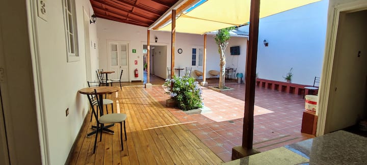 Habitación Compartida Mixta De 8 Camas - Vicuña