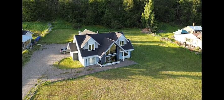 Casona Con Quincho En Parcela - Coyhaique