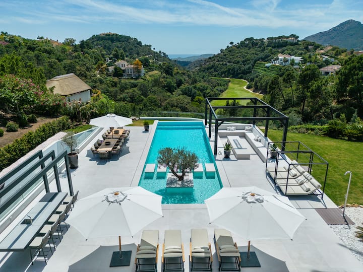 Exclusive Villa In The Prestigious La Zagaleta - Estepona