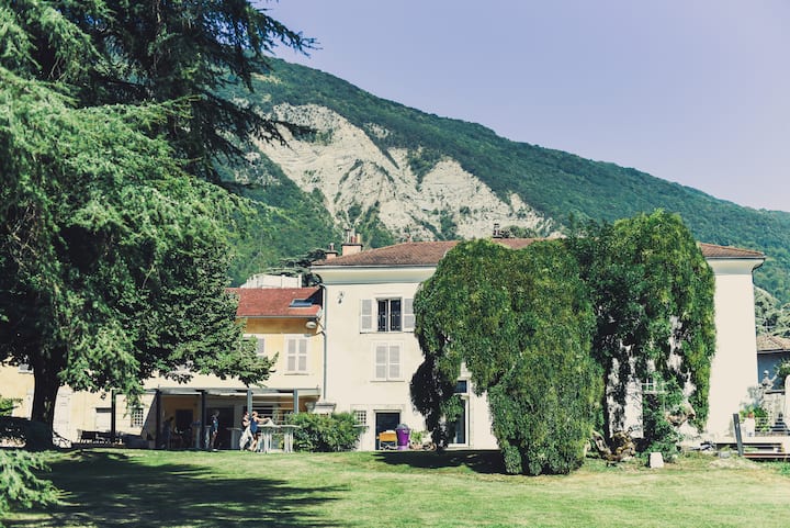 Bâtisse D'exception à La Tronche - Grenoble