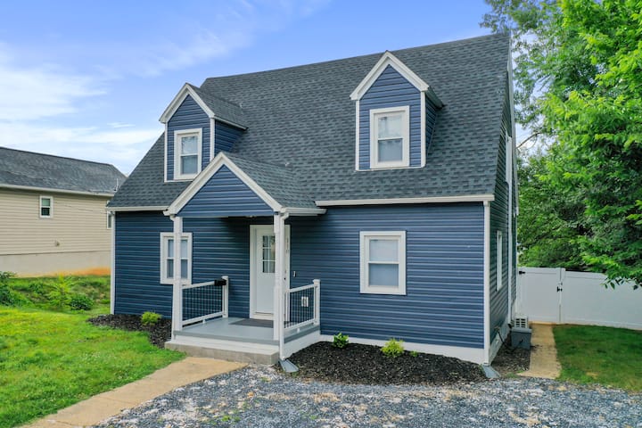 Blue Haven Hideaway - Fenced Yard In Town - Luray, VA