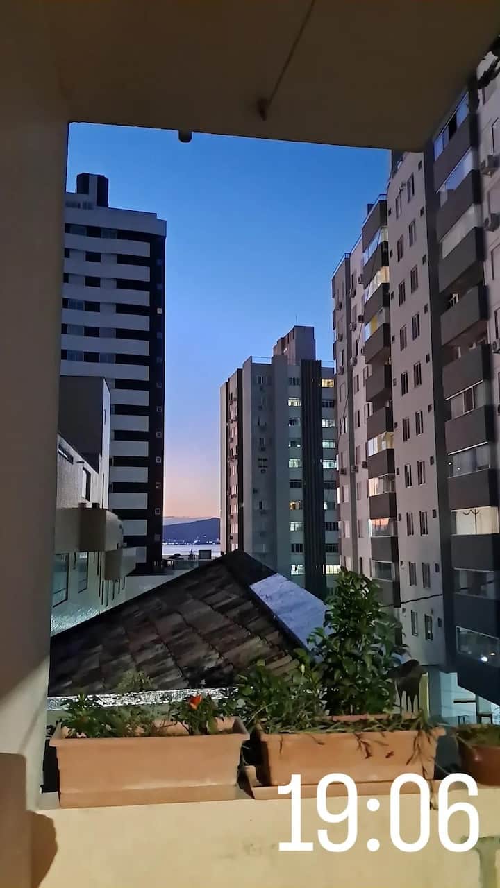 Apartamento Próx. Ao Shopping Beiramar De Floripa. - Florianópolis