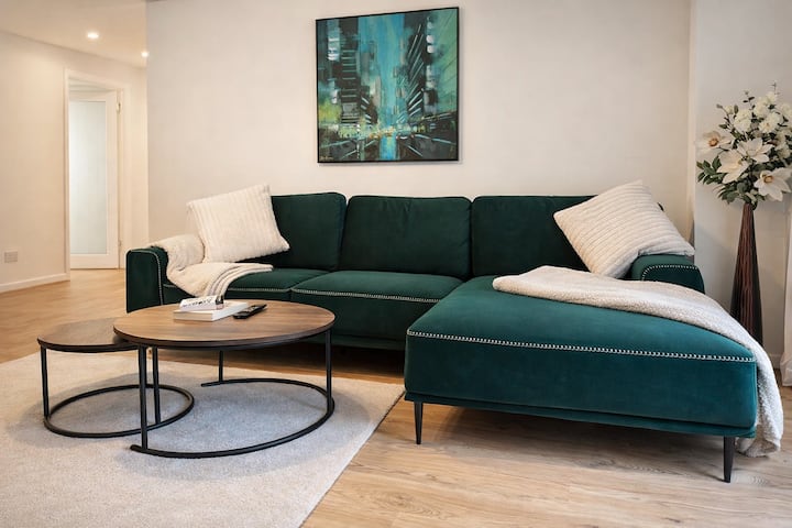 Spacious Apartment In Clifton Village - Bristol Airport (BRS)