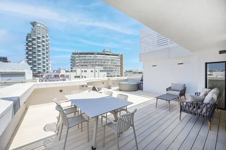 Penthouse Ibiza - Jacuzzi And Sea - テルアビブ