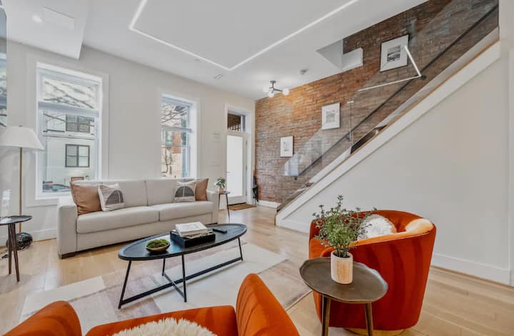 Sleeps 12! Downtown-entire Home W/rooftop - Washington D. C., DC