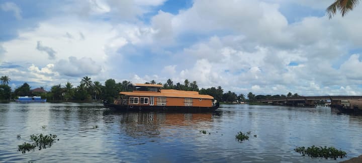 Private Two Bedroom Premium Houseboat - Alappuzha