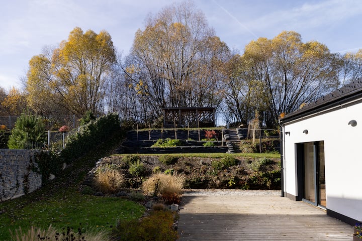 Earthen • Natural Luxury Family Retreat + Sauna - Slowakei