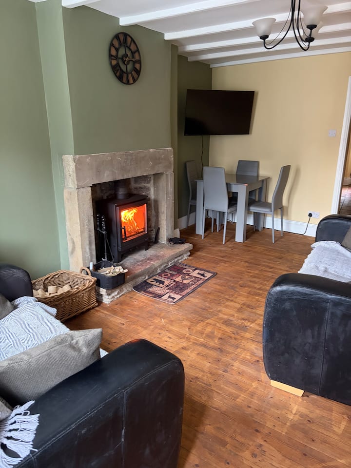 2 Bed Cottage Set In The Middle Off Tideswell - 타이즈웰