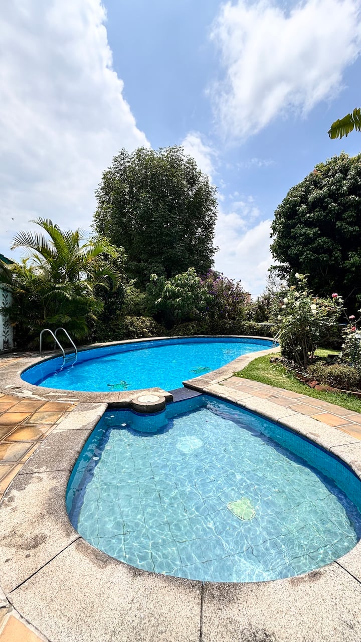 House W/ Swimming Pool And Fruit Trees - Cuernavaca