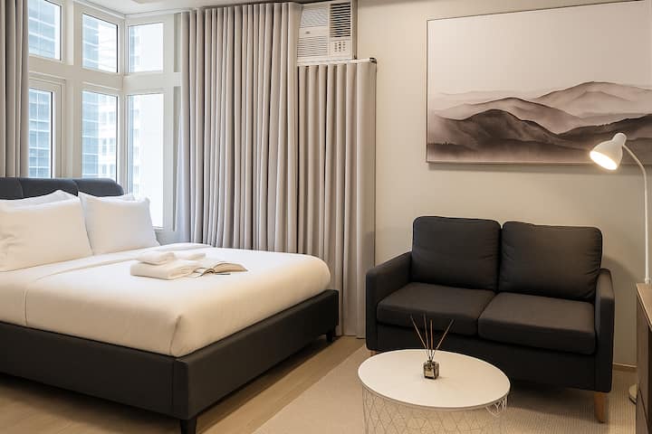 Bnew-modern Makati Stay | Fast Wi-fi + 65" Tv - Metro Manila