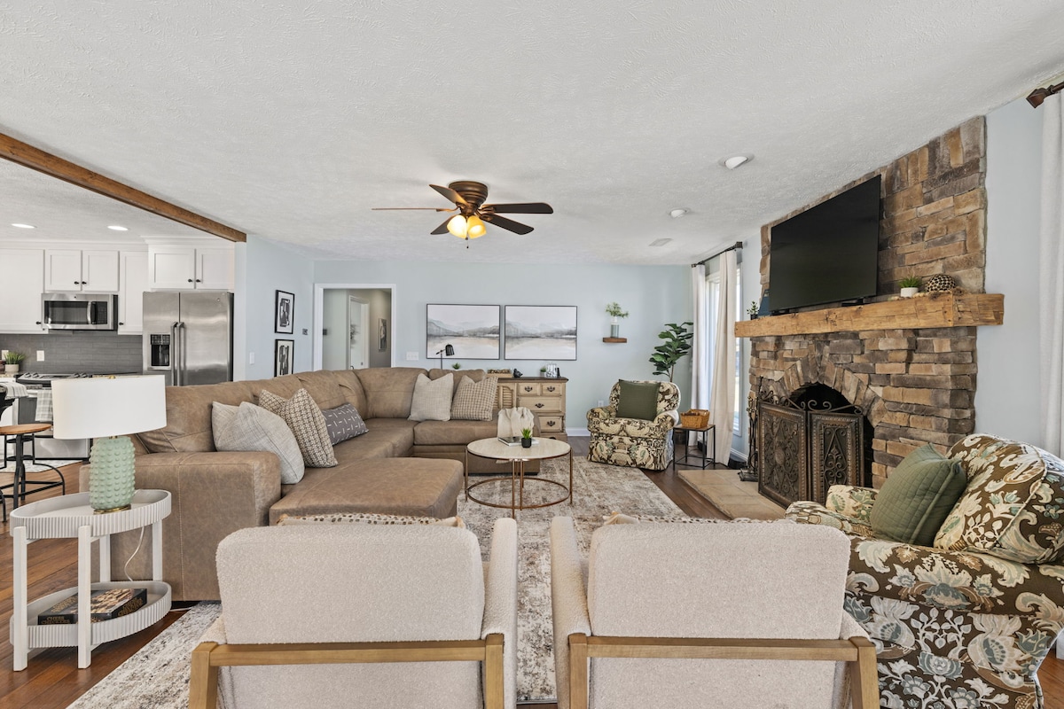 Priestranný, luxusný dizajn, herňa, plochý trávnatý kopec - Airbnb