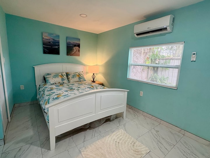 Private Backyard Casita | Cozy Queen Retreat - Sarasota, FL