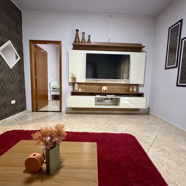 Casa Grande Com Piscina, Bem Localizada, 3quartos - Foz do Iguaçu