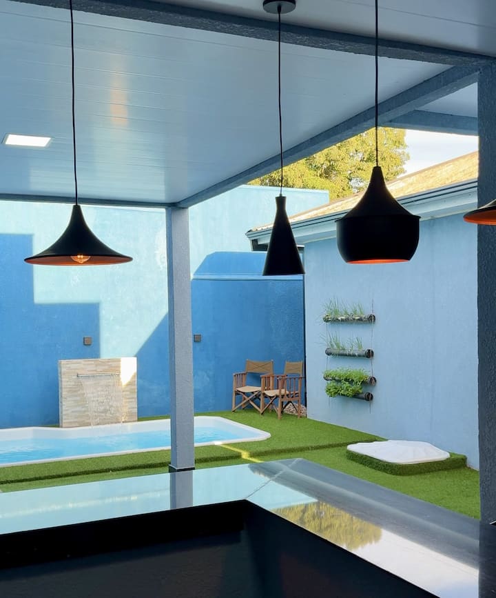 Casa Grande Com Piscina, Bem Localizada, 3quartos - Puerto Iguazú