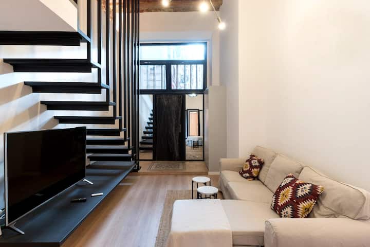 Central Big Duplex | 3 Bedrooms | Private Toilets - برشلونة