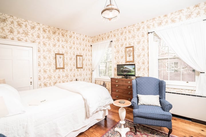 206 - John Withrow Room - Lewisburg, WV